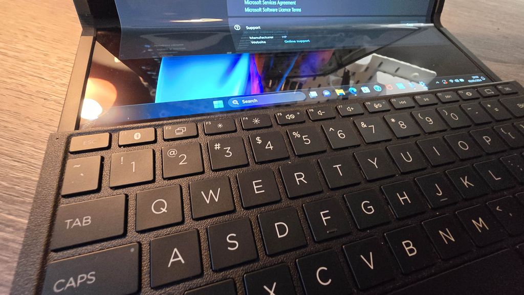 HP Spectre Foldable 17 review: a flagship screen and hugely versatile ...