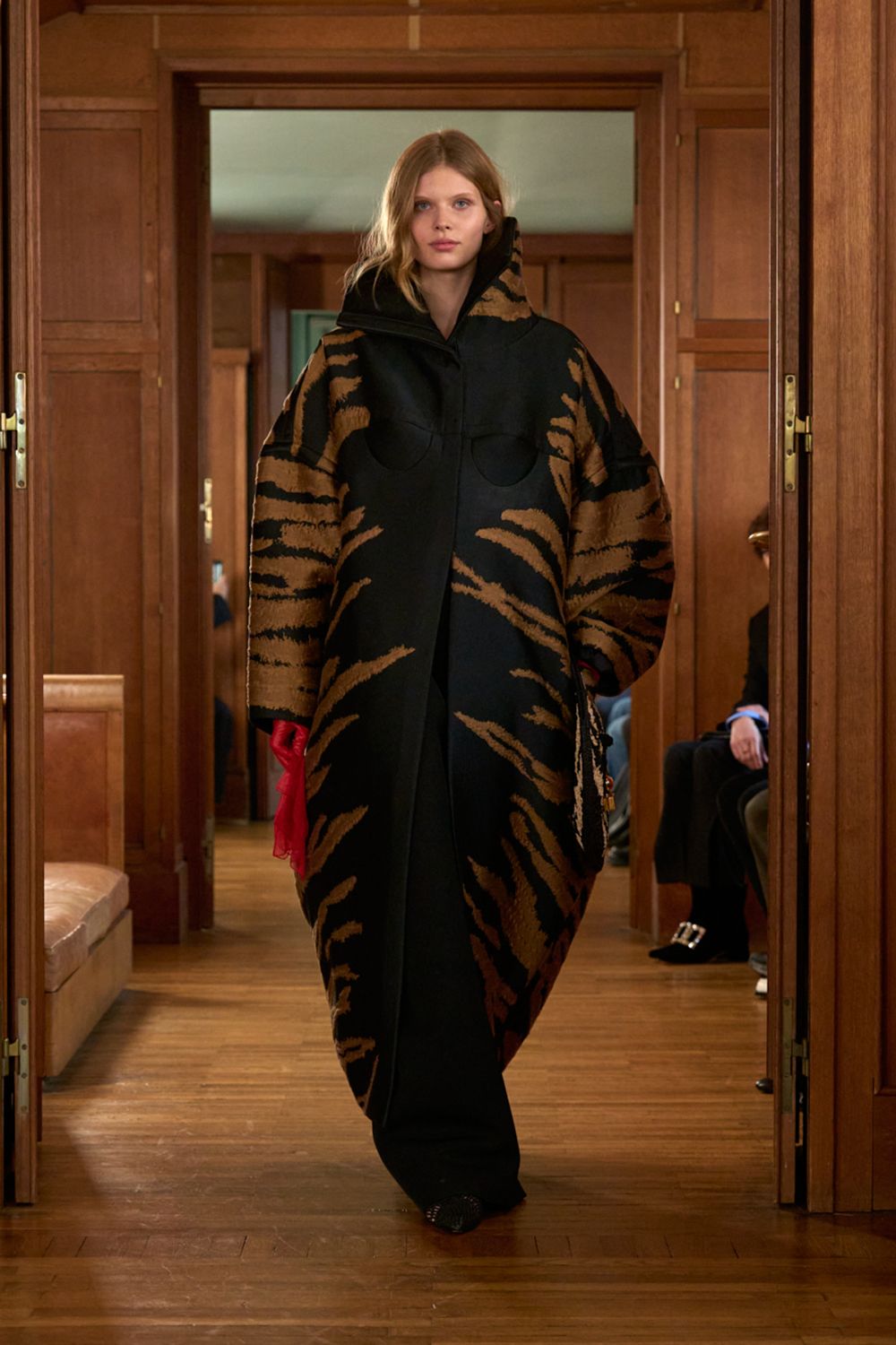 Everything to Know About the Jacquemus Spring/Summer 2025 Show | Who ...