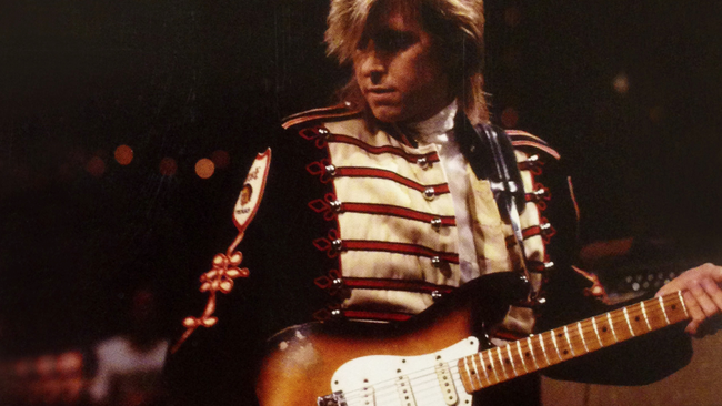 Cracking the Code with Troy Grady: Eric Johnson's Pickslanting Pentatonics | Guitar World