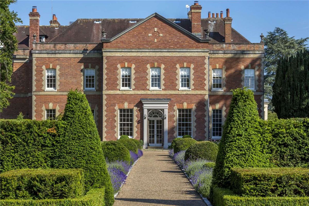 How can the £17 million 'Jane Austen mansion' be demolished? The answer ...