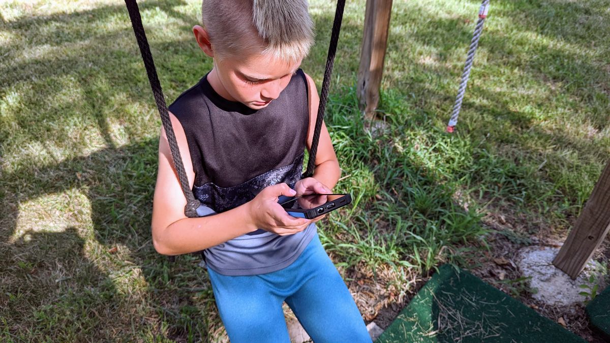 Troomi kids smartphone review: A smartphone experience tailored for ...