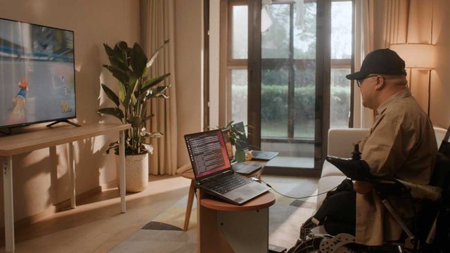 China launches first-ever invasive brain-computer interface clinical ...