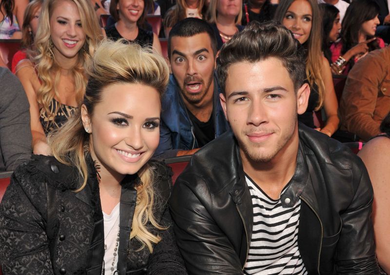 Celebrity Photobombs - Best Celebrity Photobombs | Marie Claire