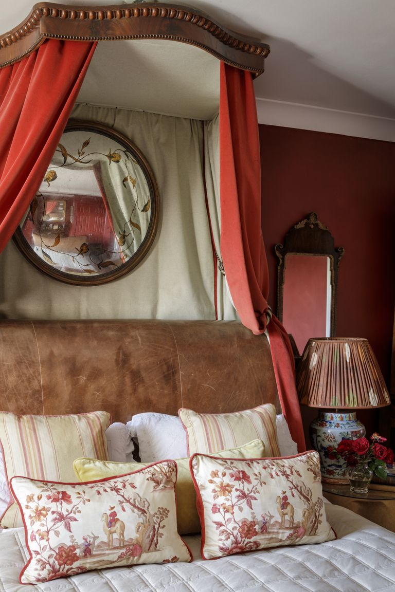 Red bedroom ideas: 11 ways to use a red color scheme in the bedroom ...