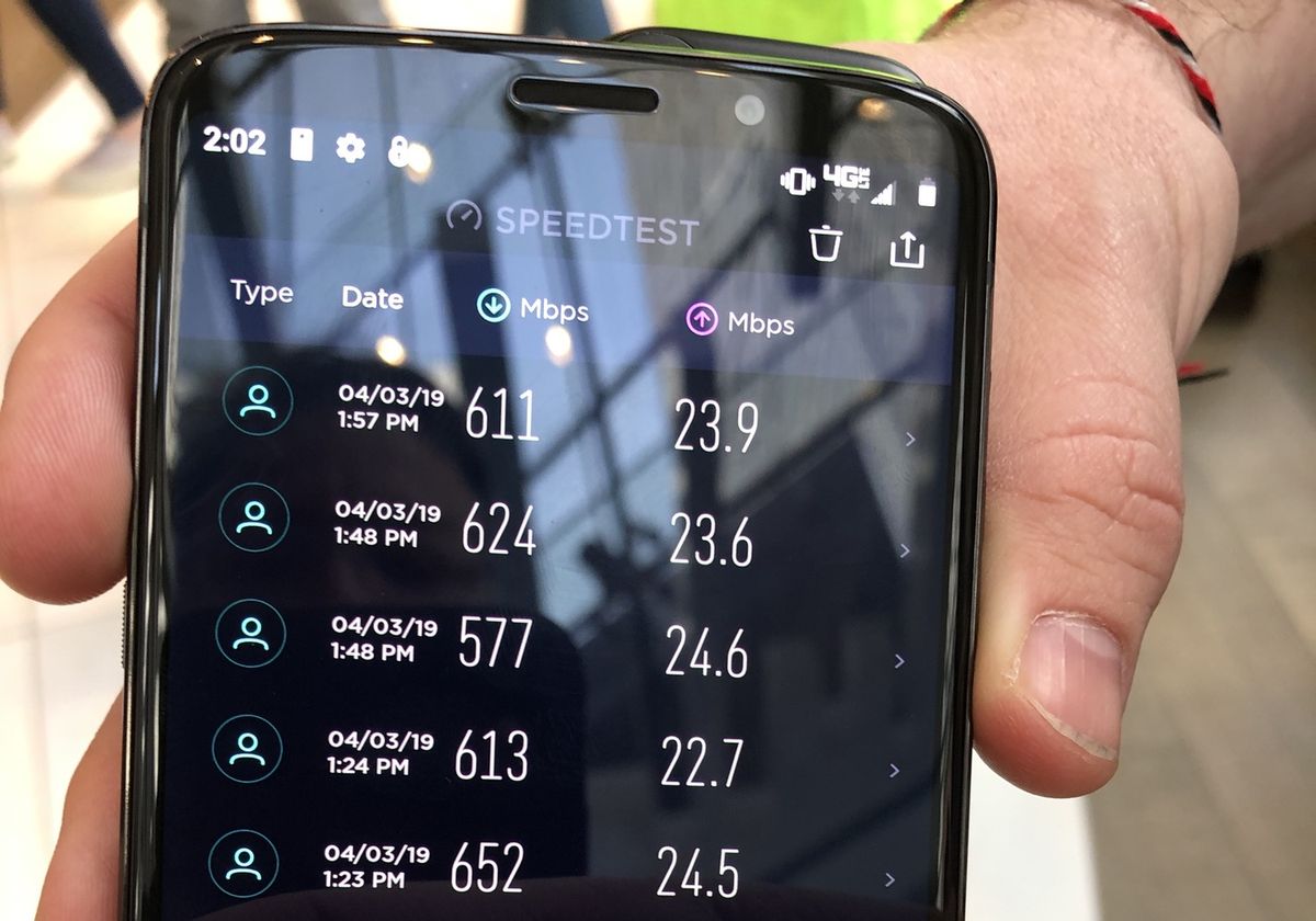 First Verizon 5G Speed Tests: Fast But Frustrating | Tom's Guide