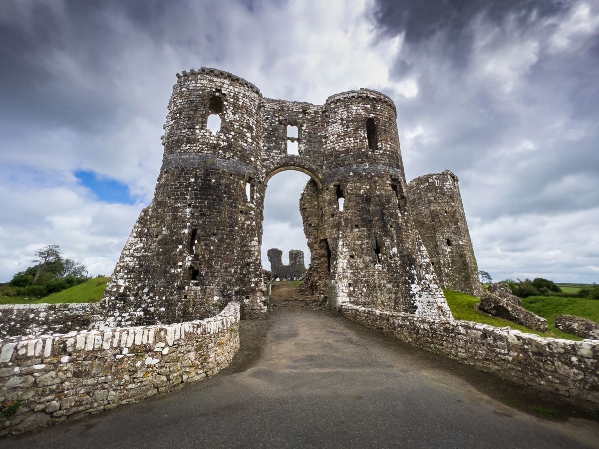 Fed up of converging verticals in your iPhone's wide-angle shots ...