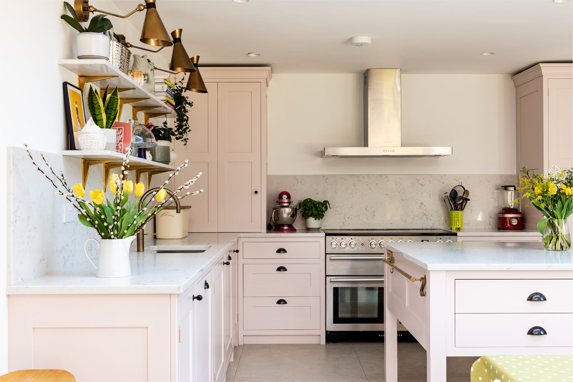 L-shaped kitchen ideas: 18 hardworking solutions for your home | Homes ...