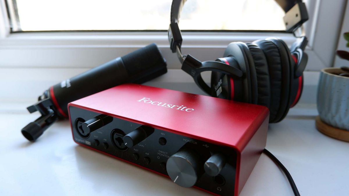 Focusrite Scarlett 2i2 Studio bundle review: great for streamers and ...