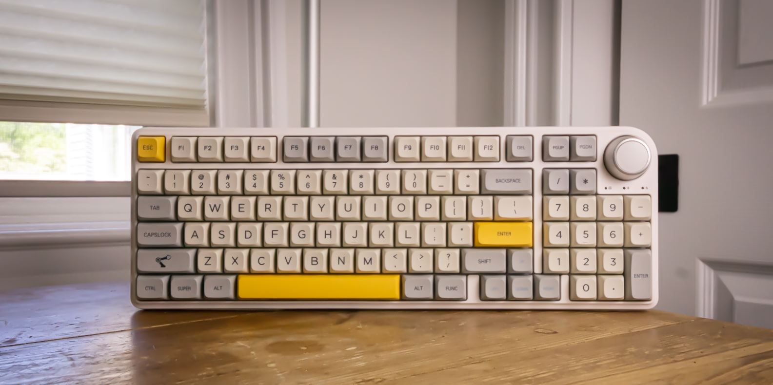 Epomaker TH96 Review: Fantastic switches, Poor software | Tom's Hardware