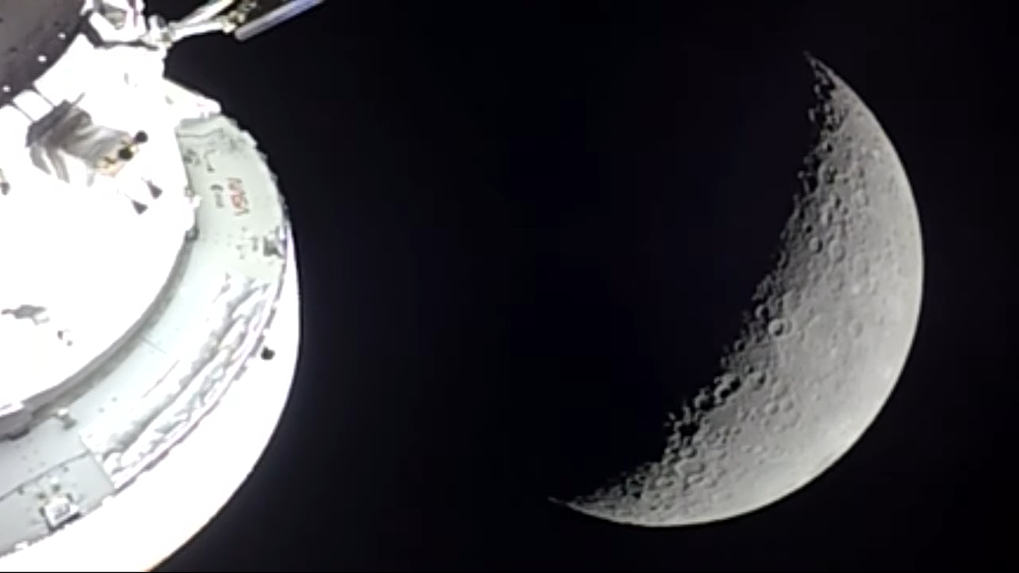 The Artemis 2 astronauts just flew by the moon. Lunar scientists can't ...
