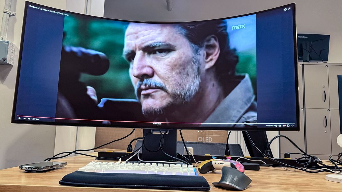 I just tested LG's 45-inch 5K curved OLED gaming monitor — and it's ...