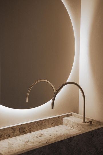 These are the biggest mistakes to avoid when hanging mirrors | Livingetc