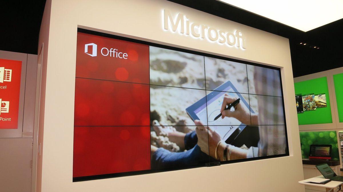 Today's Microsoft Store grand opening in Friendswood, TX features ...