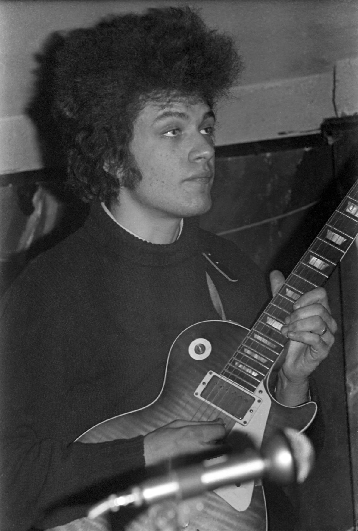 Listen to Mike Bloomfield’s Powerful ‘Burst-Fueled Electric Blues from ...
