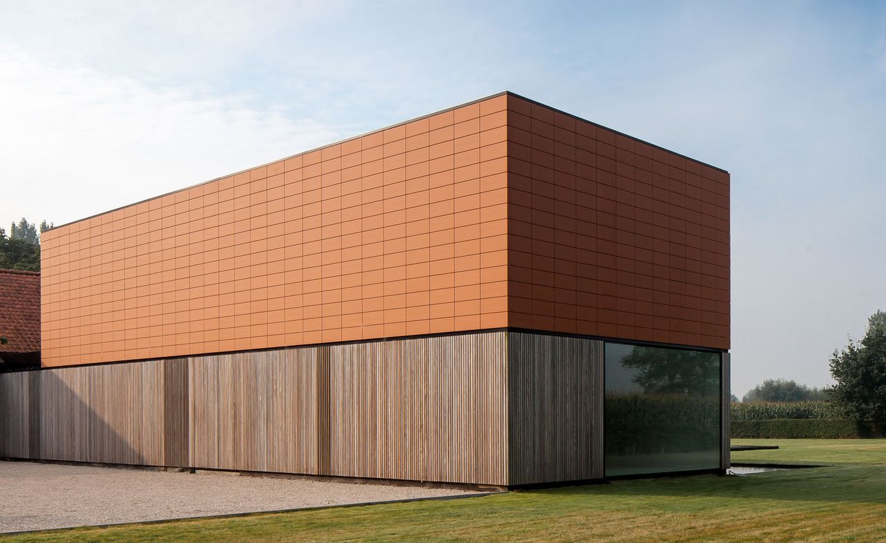 Pascal François brings a contemporary spin to a barn conversion ...