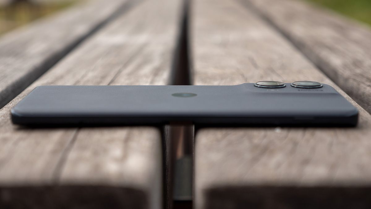 Motorola Edge 2024 review: Immediately forgettable, despite its good ...