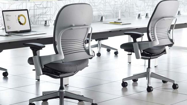 Which Steelcase office chair should you buy? I'll break down the most ...
