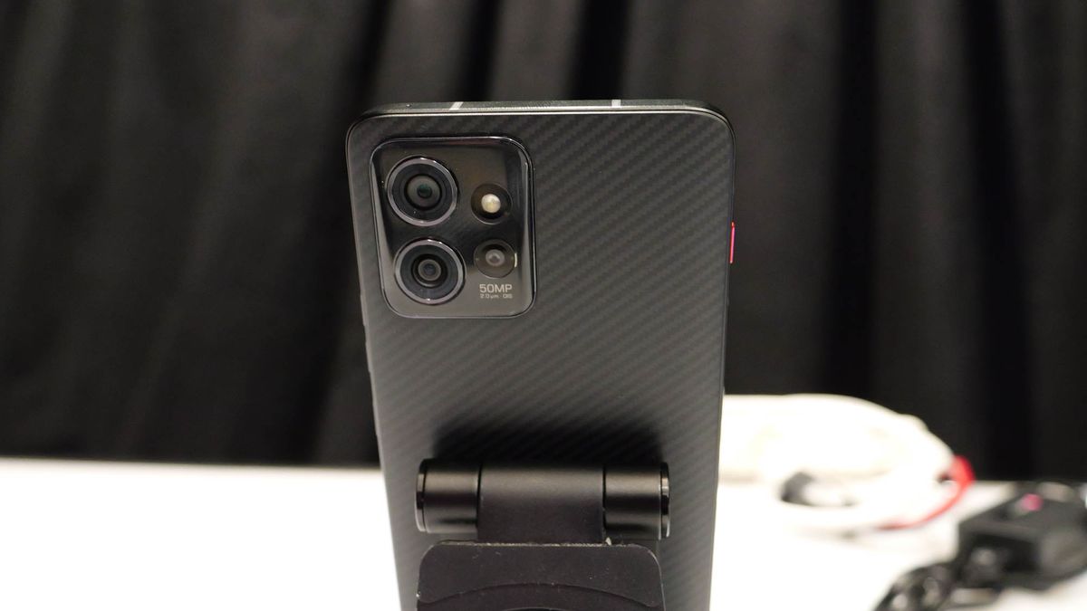First look at Lenovo ThinkPhone by Motorola — your ThinkPad's new best ...
