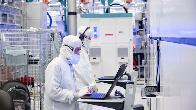 Microsoft unveils Azure Cobalt 200 CPU, in-house chip targets higher ...