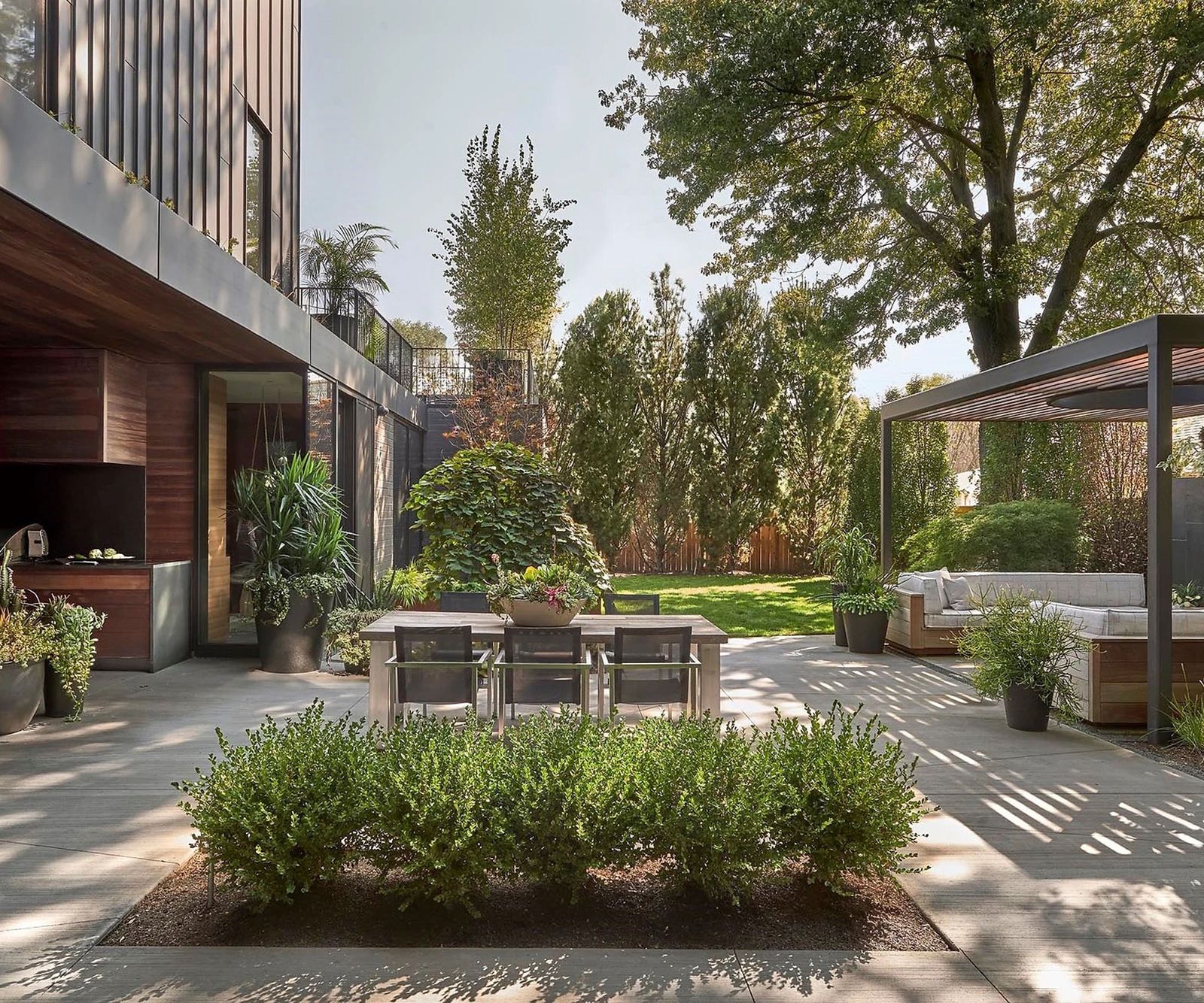 Townhouse backyard ideas: 10 latest looks and layouts | Homes and Gardens