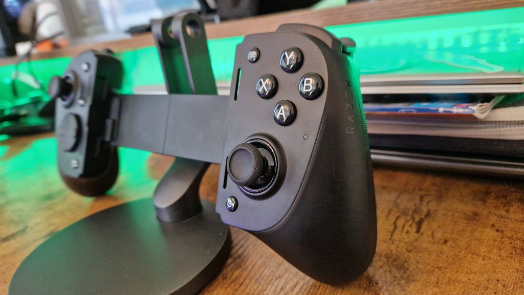 Are mobile controllers too small for your hands? You need to know about ...
