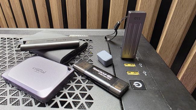 Seagate Ultra-Compact SSD Review: Premium flash drive looks, mid-range ...