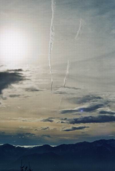 Image Gallery: Streaming Contrails | Live Science