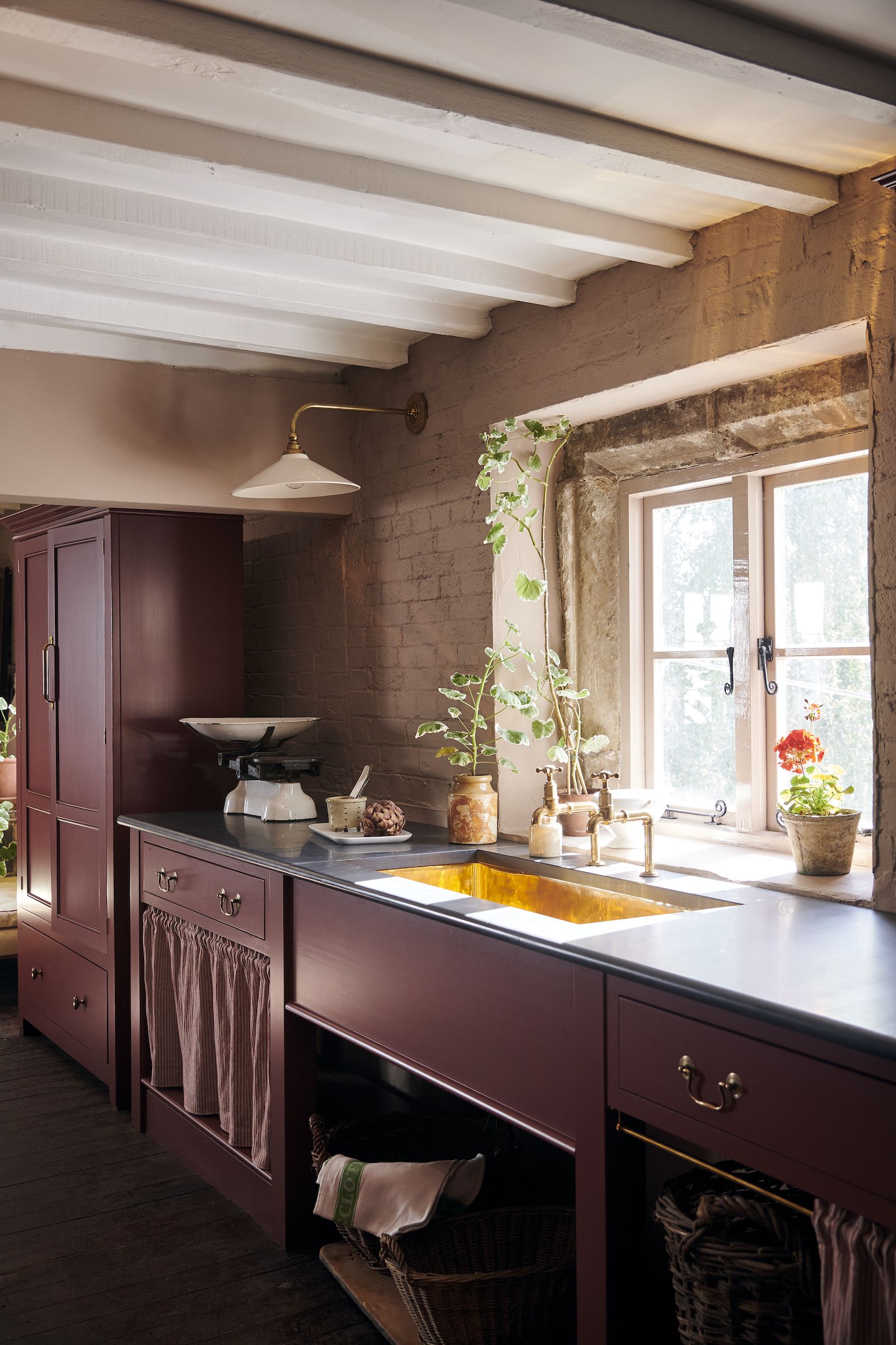 The best 5 kitchen sink materials – choose the best type and design for ...