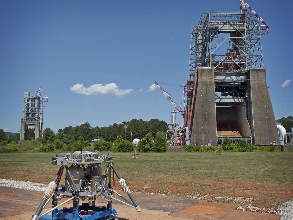 Photos of NASA's Mighty Eagle Planetary Lander Prototype | Space