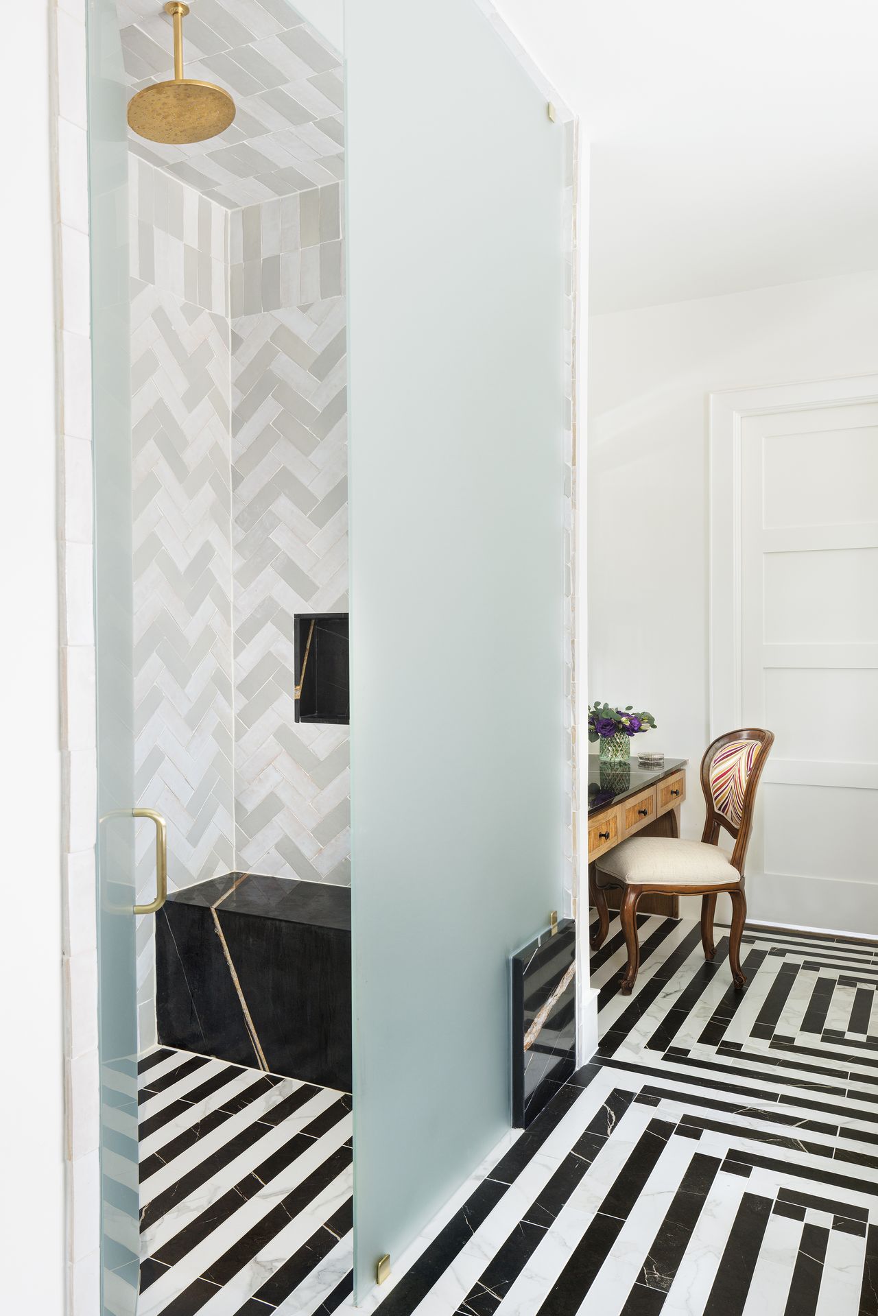 Built-in Shower Bench Ideas for Elevated Bathrooms | Livingetc