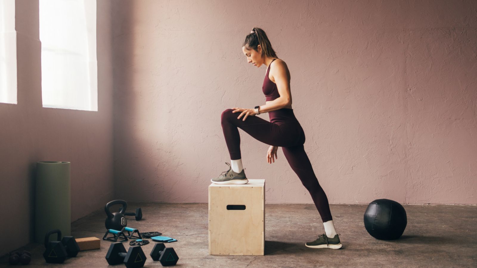 Elite fitness expert shares top dumbbell exercises to build muscle all ...