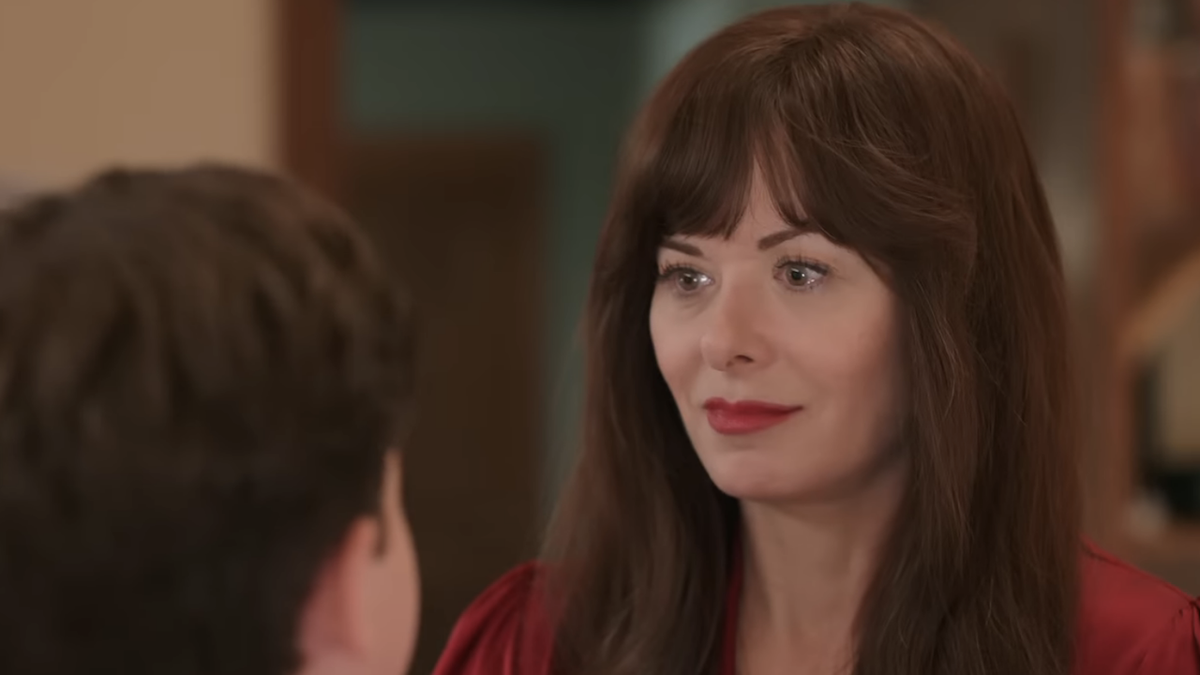 Netflix's 13: The Musical Trailer Adds Debra Messing And Rhea Perlman ...