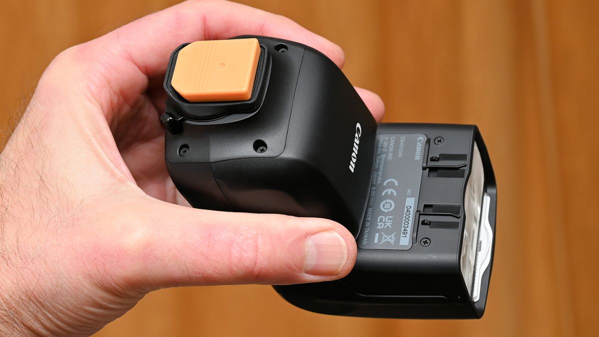 Canon Speedlite EL-10 review: the reinvention of a favorite flashgun ...