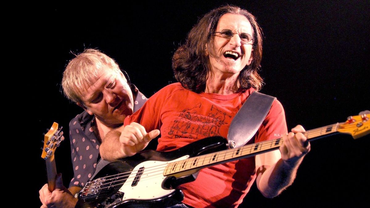 Why Geddy Lee switched from Rickenbacker to Jazz Bass | Guitar World