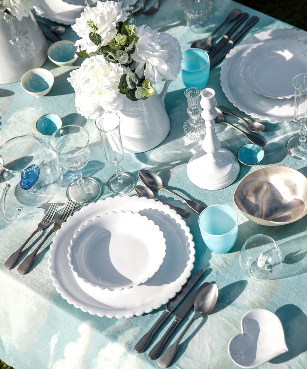What are the rules for a table centerpiece? | Homes and Gardens