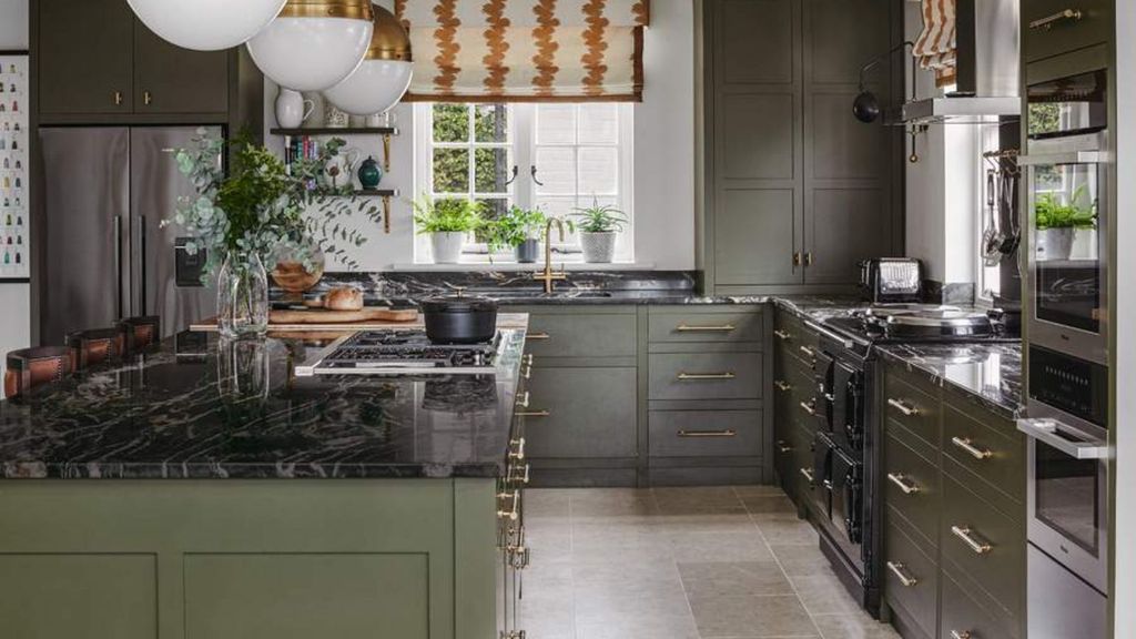How to clean kitchen drawers: easy and effective steps | Homes and Gardens