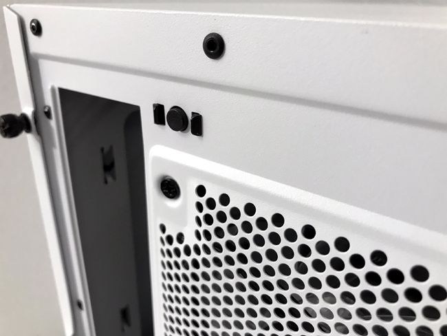 iBUYPOWER Snowblind Review: Translucent Screen on the Side | Tom's Hardware