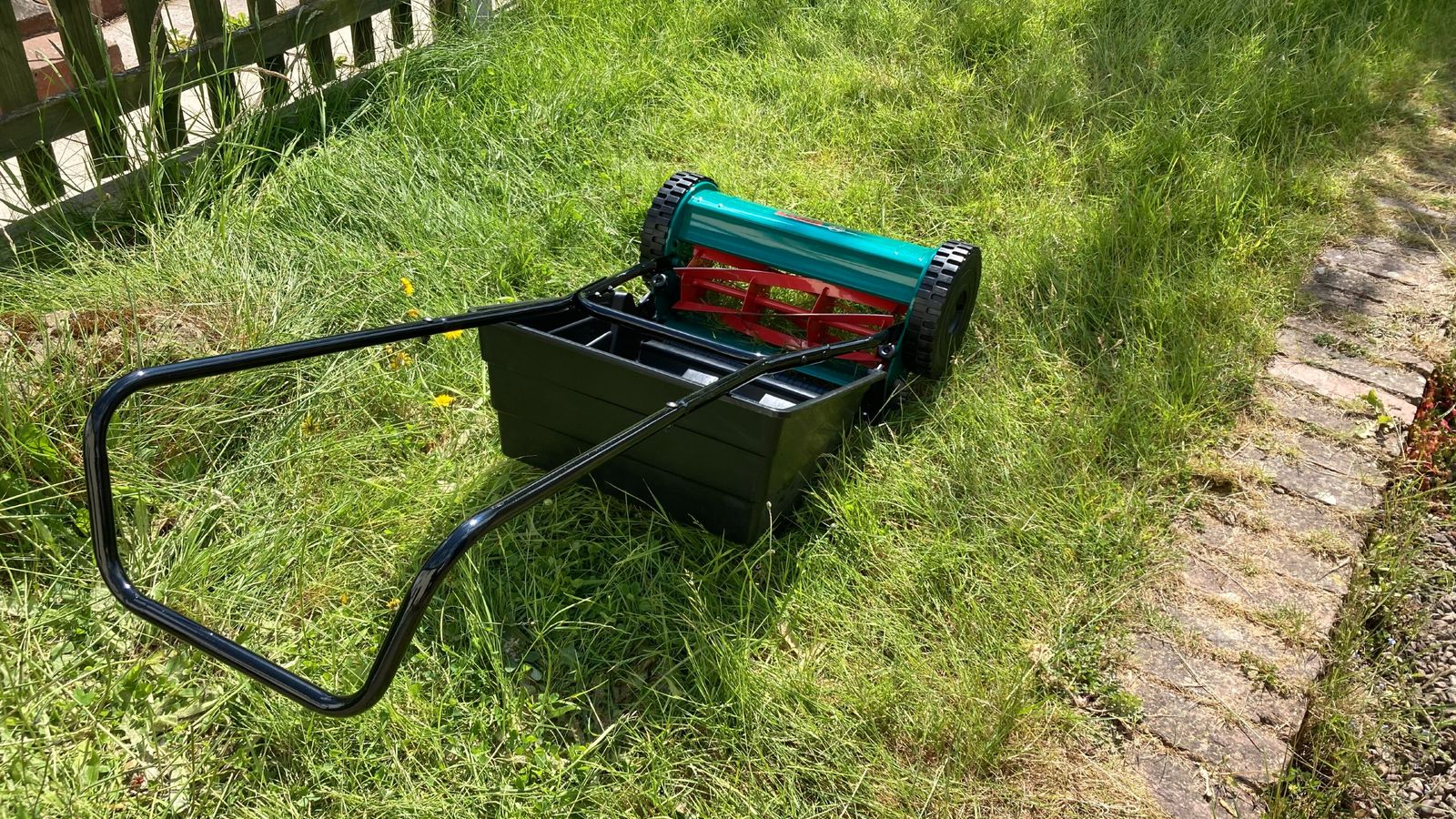 Is it worth getting a manual lawn mower? I put one to the test | Ideal Home