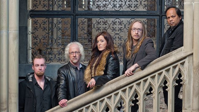 “We took a 20-year sabbatical from each other…” Julianne Regan and Tim ...