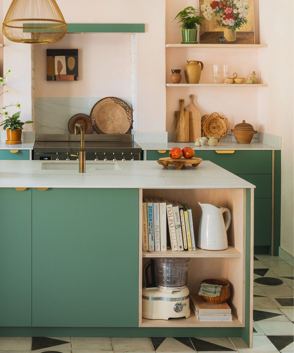 How to decorate with Sherwin Williams' Crisp Linen | Homes and Gardens