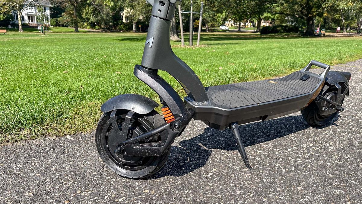 Apollo City 2023 scooter review | Tom's Guide