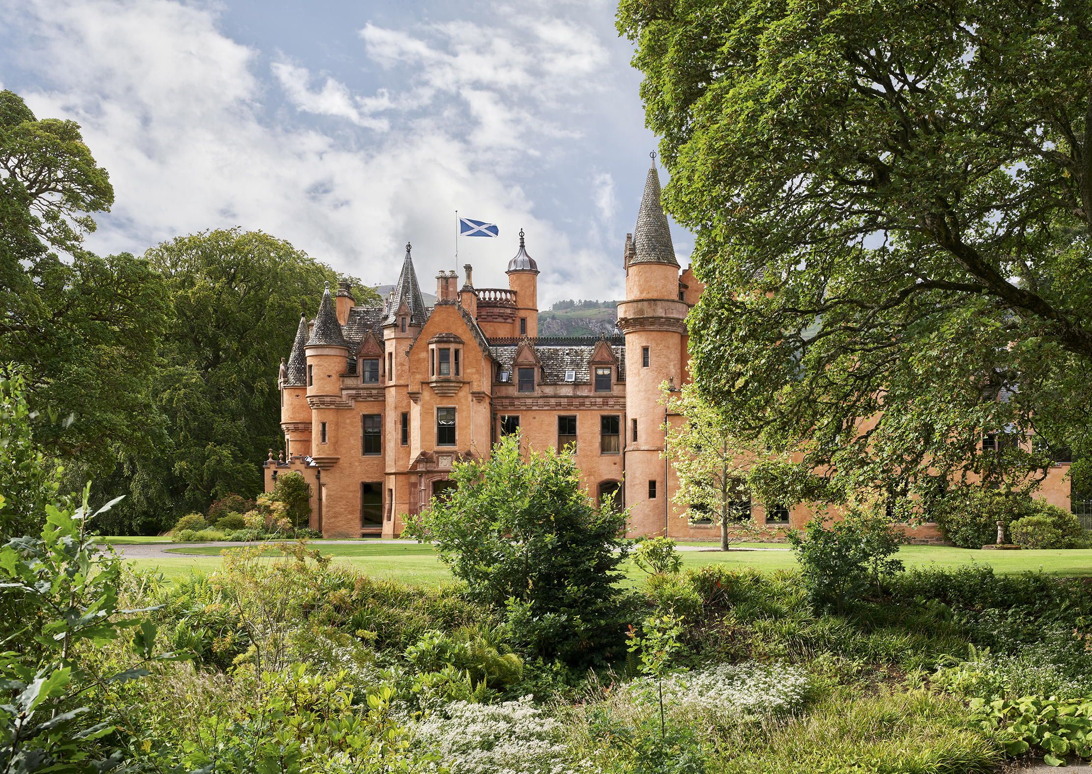 The ideal of the Scottish castle: Aldourie's joyful fantasy of turrets ...