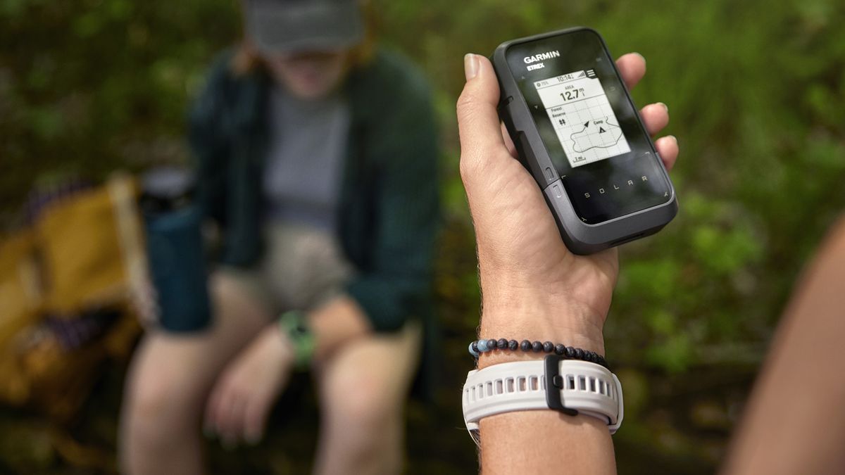 Garmin launches handheld hiking GPS with unlimited battery life | Advnture