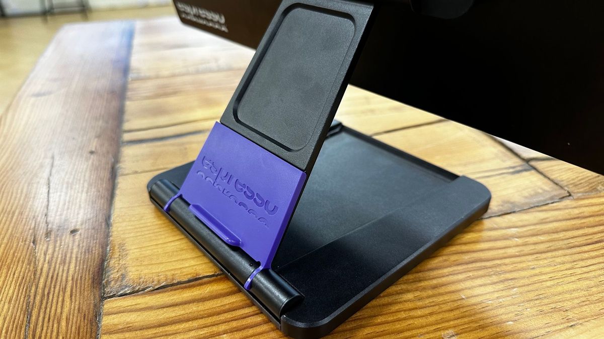 Espresso 17 Pro portable display review: On the go brilliance that ...