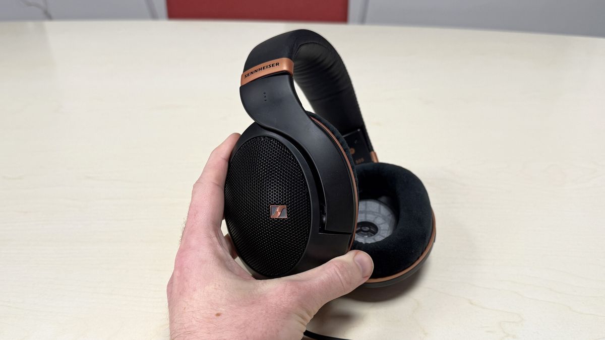 Sennheiser's new affordable HD 505 headphones are here, and I compared them to the HD 600 ...