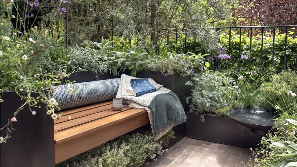 What is meadowscaping? Swap a lawn for wildflowers | Homes and Gardens