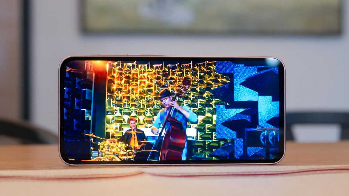 Google Pixel 8a vs. Samsung Galaxy A35: Which budget phone will win ...