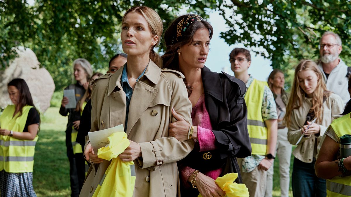 Netflix just dropped a gripping trailer for its new crime thriller ...