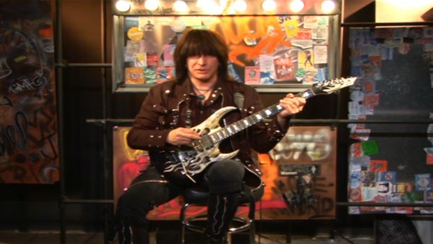 Video: Michael Angelo Batio Shows How to Incorporate Odd Meter Into ...