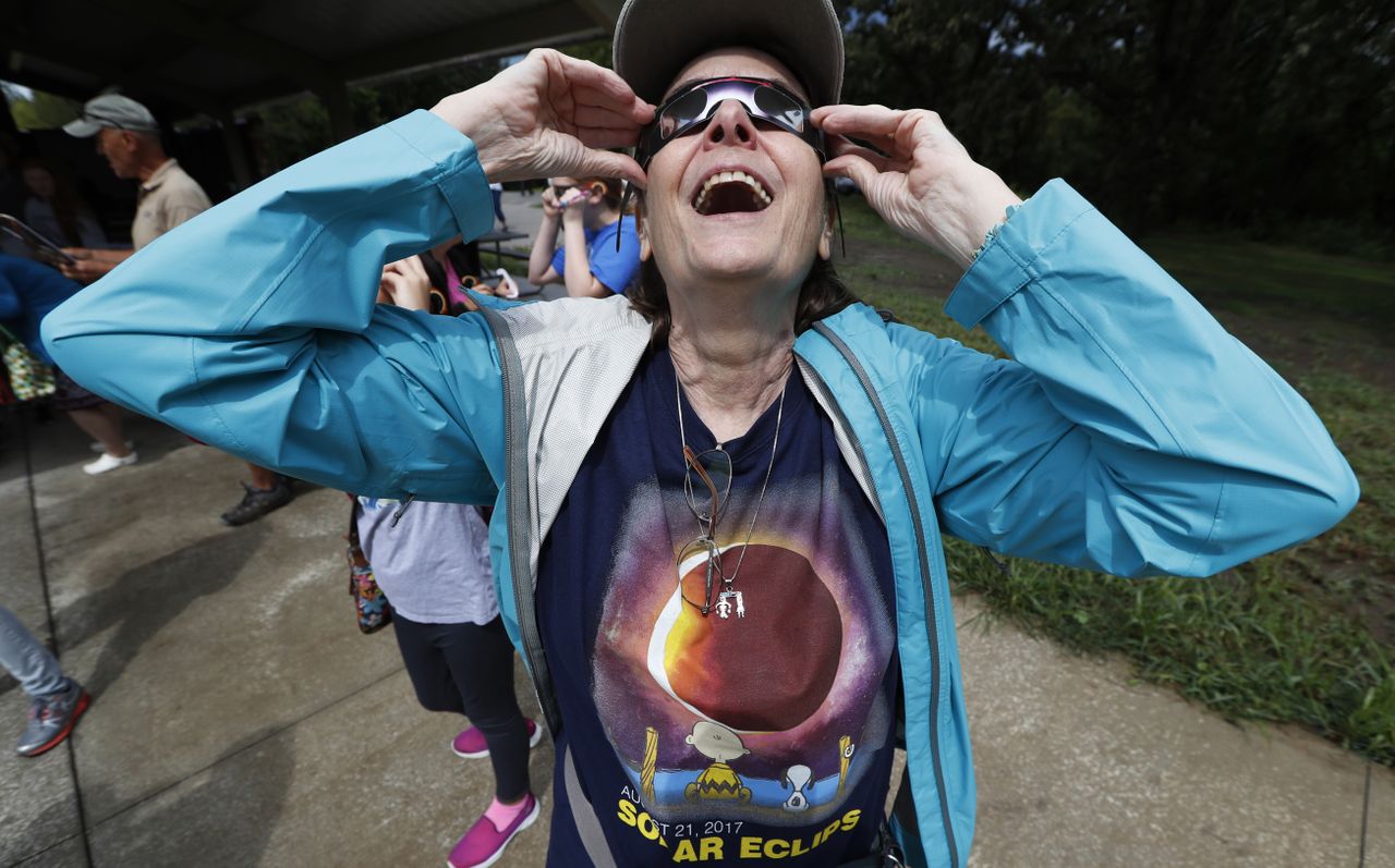 13 photos of Americans awed and overwhelmed by the total eclipse | The Week